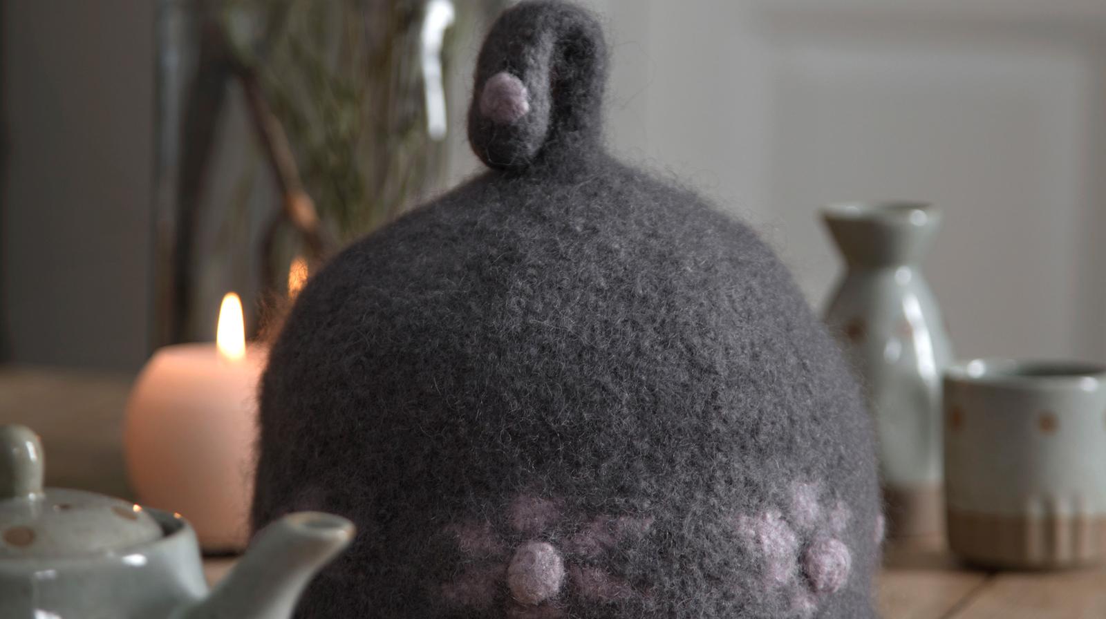 This lovely tea cosy helps keep your tea hot during the cold months of ...