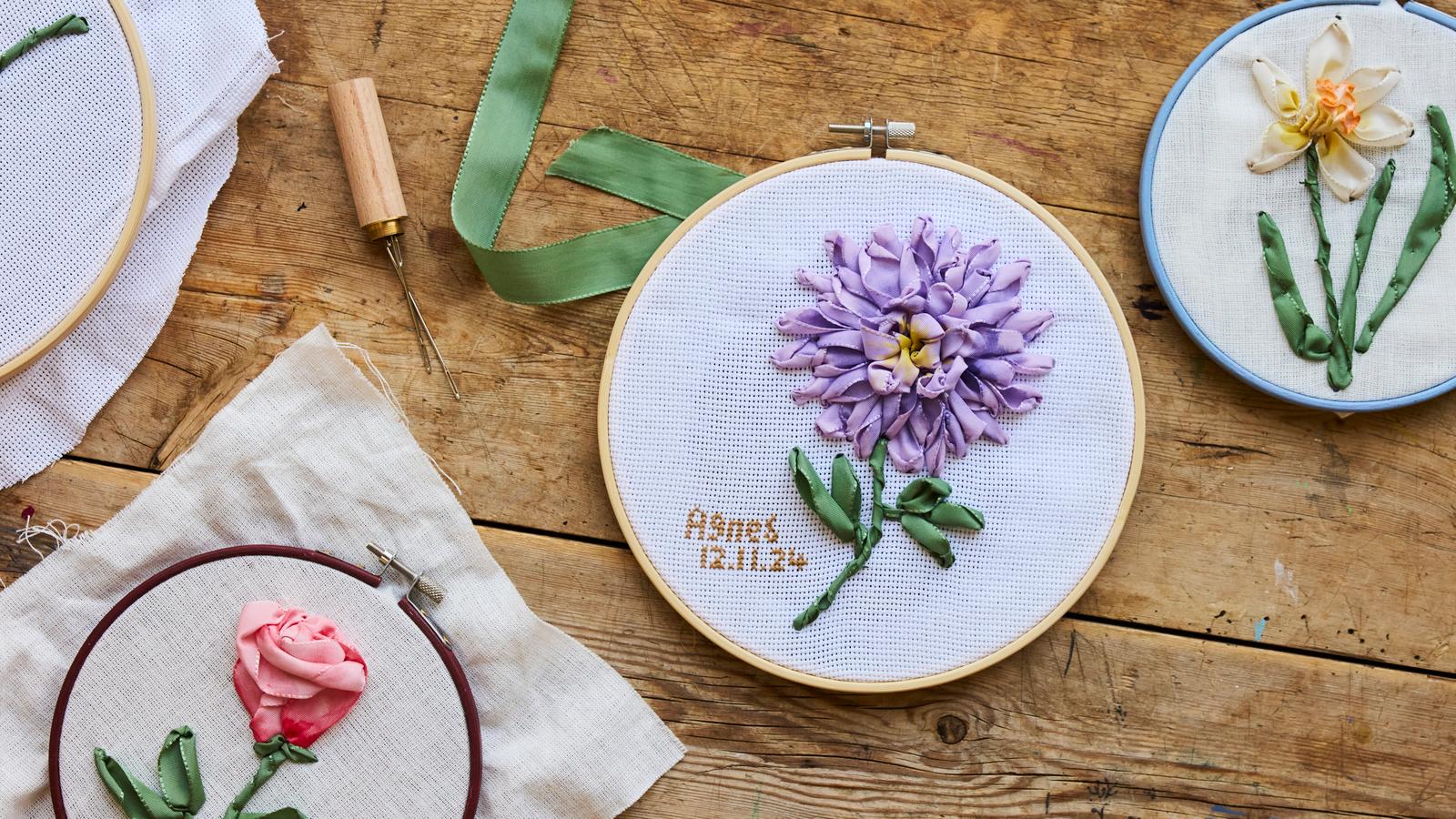 Brodér blomster med satinbånd | DIY-projekt | Søstrene Grene