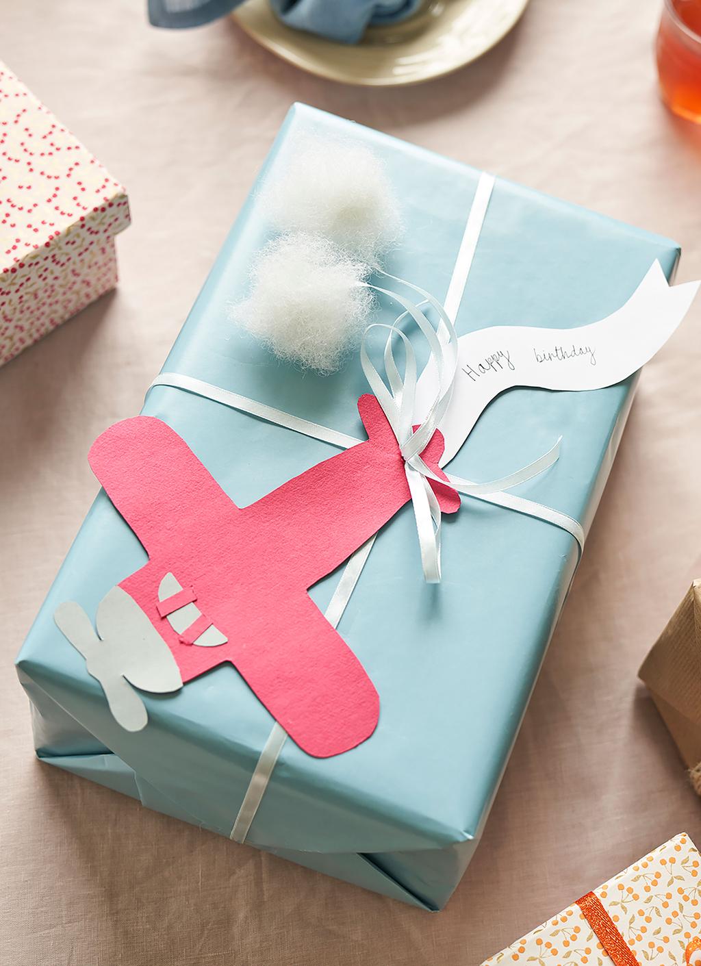 paper plane gift