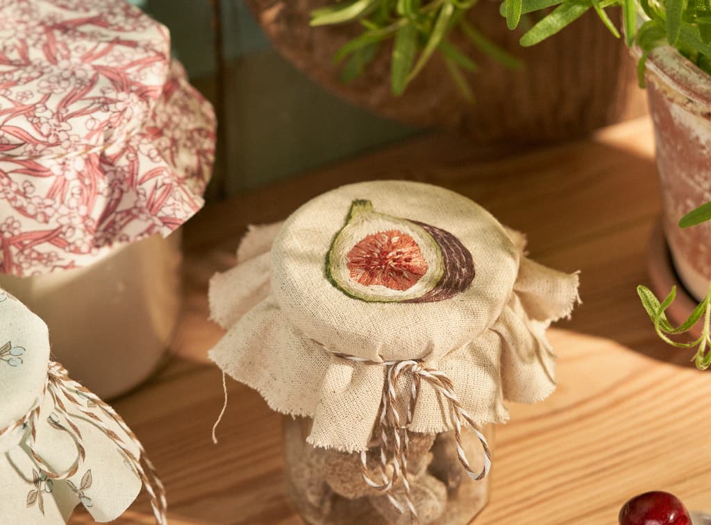 Råsyltet rabarbra med ingefær | DIY-prosjekter | Søstrene Grene