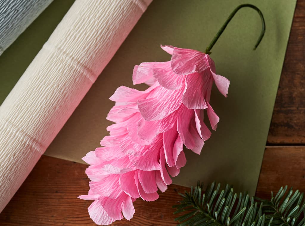 Star tree topper in crepe paper | DIY-projects | Søstrene Grene