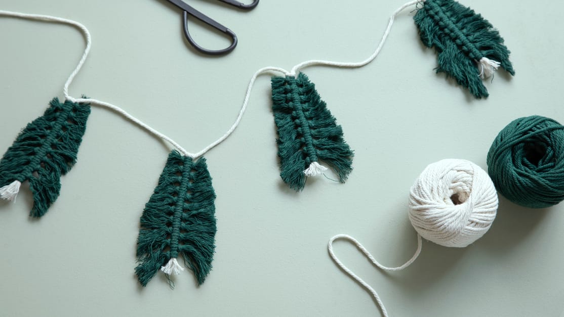 Macramé Christmas tree garland | DIY project | Søstrene Grene